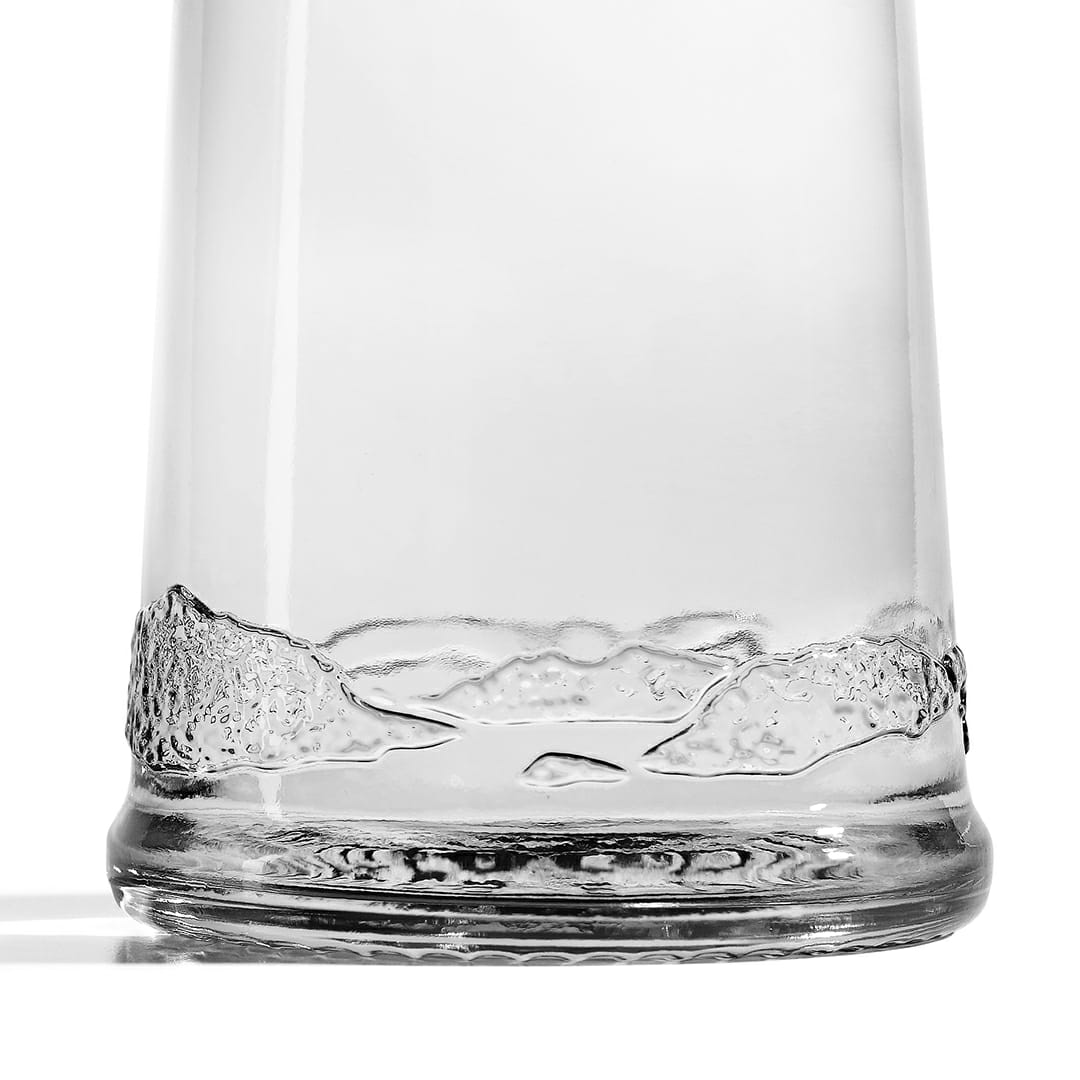 The naked beauty of the new bottle of Chiarella water